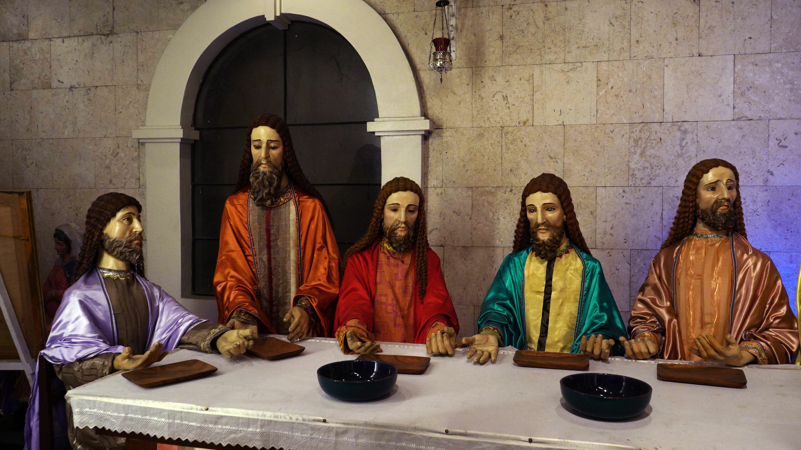 JESUS AND THE APOSTLES AT THE LAST SUPPER - The Kabilin Center